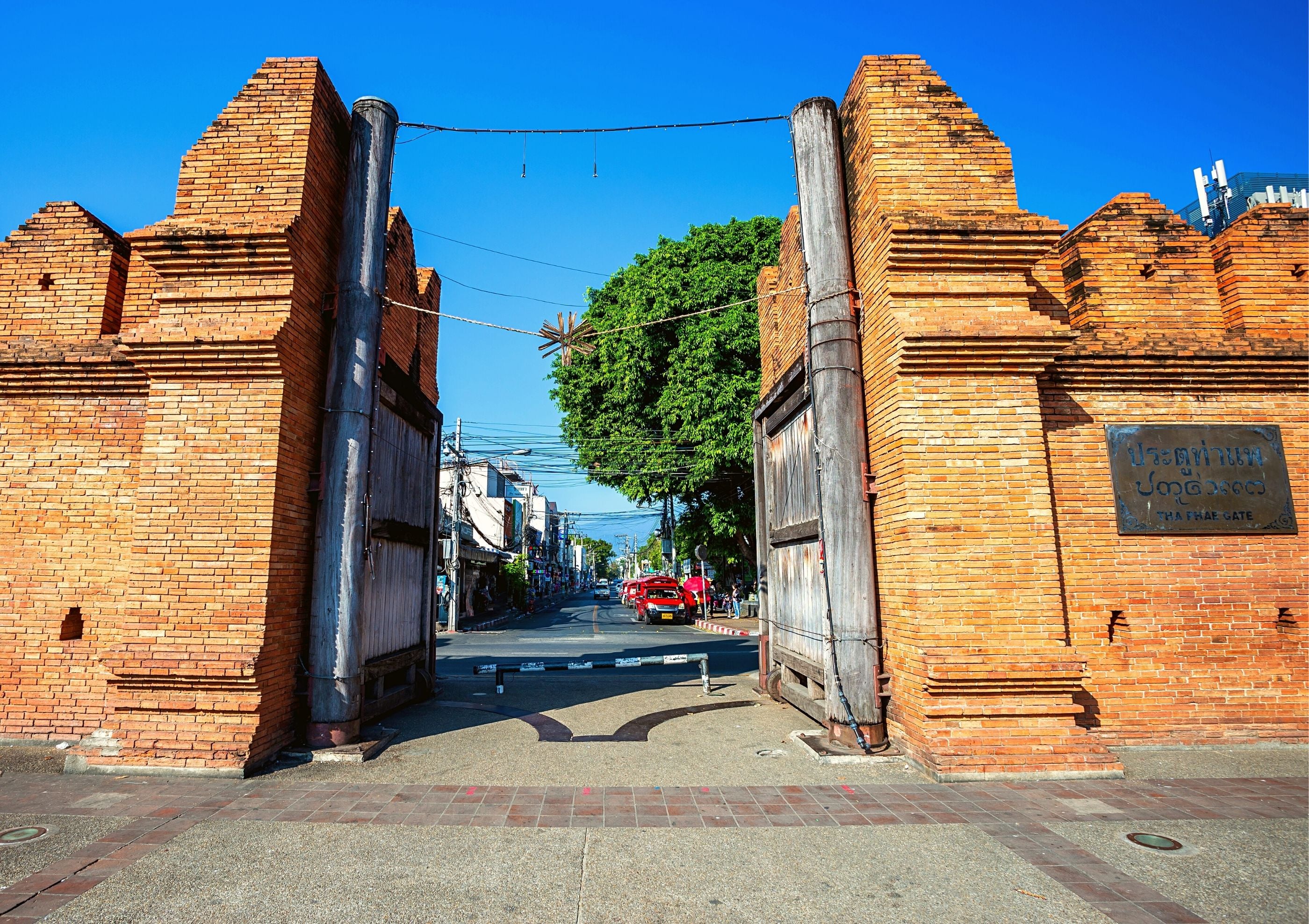 เที่ยวประตูท่าแพ ด้วยตัวเอง เมื่อไหร่ดี - When OR Where